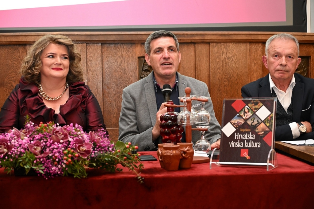 U Zagrebu predstavljena znanstveno-popularna monografija Tanje Baran ...